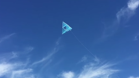 Strawbees Kite - Maker Camp